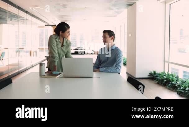 Indian woman leader discuss work with male teammate, share new ideas ...