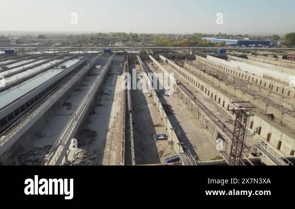 Tanks for primary sedimentation of water equipped with concrete ...