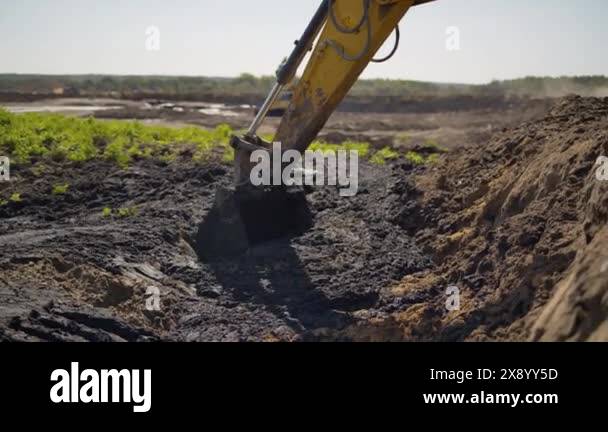 Modern excavation Stock Videos & Footage - HD and 4K Video Clips - Alamy