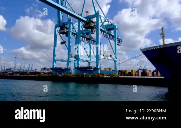 Container loading/offloading equipment at apm terminal in the Port of ...