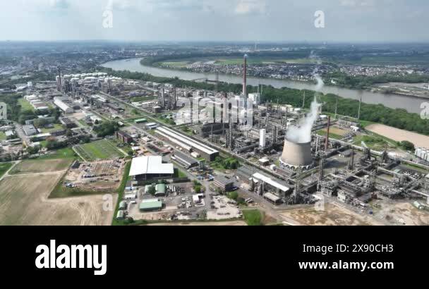 Oil refinery in Wesseling, Germany Stock Video Footage - Alamy
