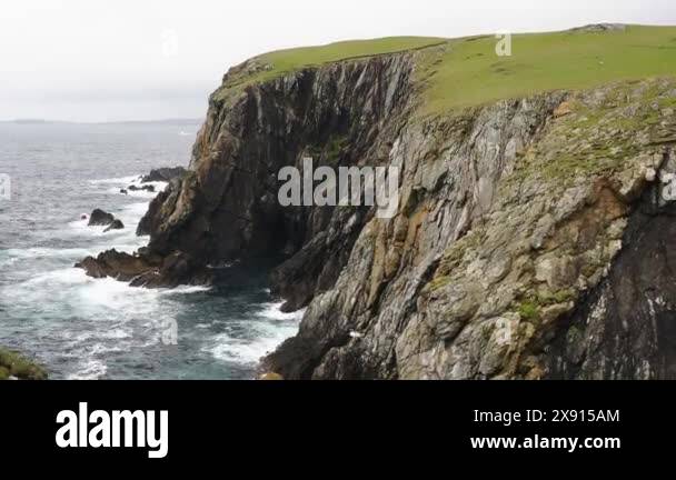 Coastal sea cliffs on the Ness of Hillswick, Mainland Shetland ...