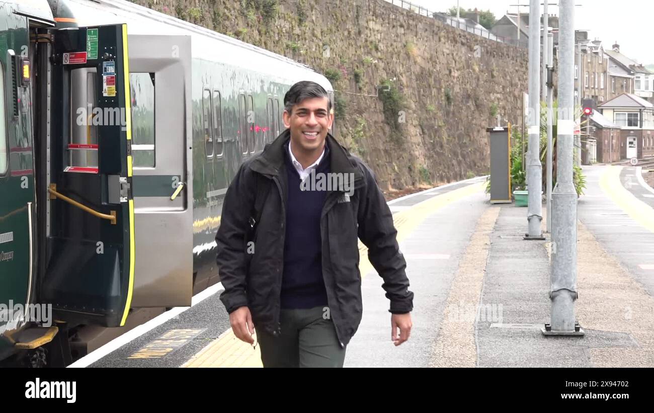 A train in cornwall Stock Videos & Footage - HD and 4K Video Clips - Alamy