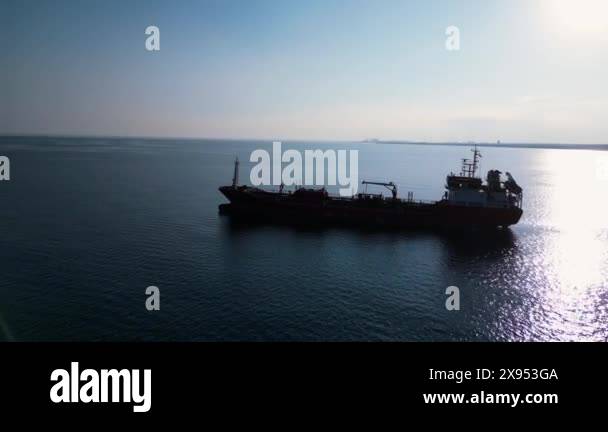Tanker discharge Stock Videos & Footage - HD and 4K Video Clips - Alamy