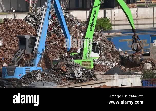 Load of scrap metal Stock Videos & Footage - HD and 4K Video Clips - Alamy