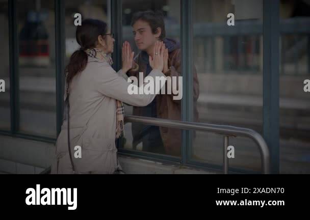 Farewell of Two Sad People Parting Leave-taking at Train Station Stock ...