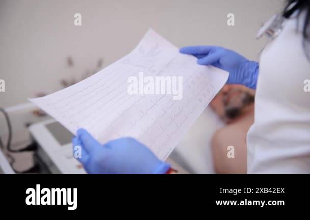 12-lead ECG normal sinus rhythm, examination report comes out of ...