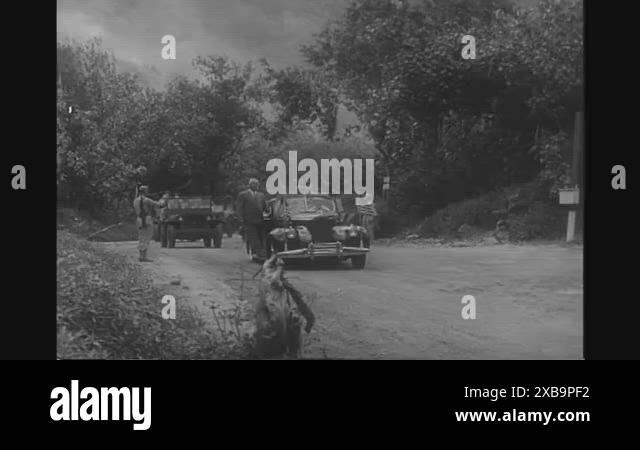 President Franklin Roosevelt, General MacArthur and Admiral Leahy ...