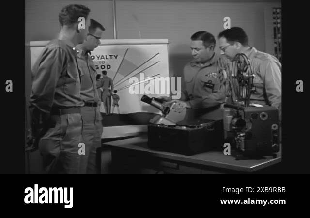 Army recruits are given instructions on how to use visual equipment at ... Army recruits are given instructions on how to use visual equipment at ...