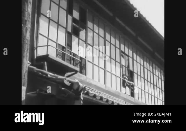 1945 - An animated map of Japan pinpoints the epicenter of the atomic ...