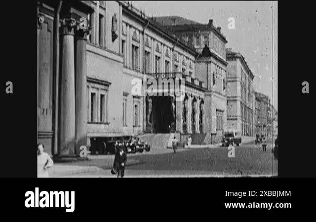 1920s - Views of the Hermitage Museum and the mosque in Leningrad ...