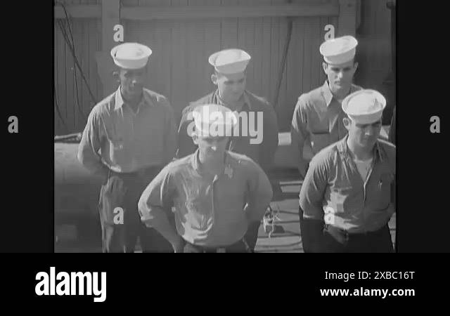 1954 - Enlisted men in ranks and CPO's talking to each other Stock ...