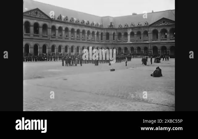 1945 - High-ranking US officers parade in front of Major General ...