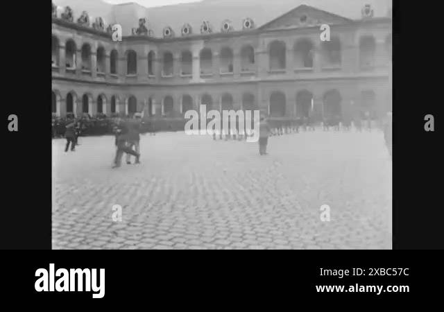1945 - High-ranking US officers parade in front of Major General ...