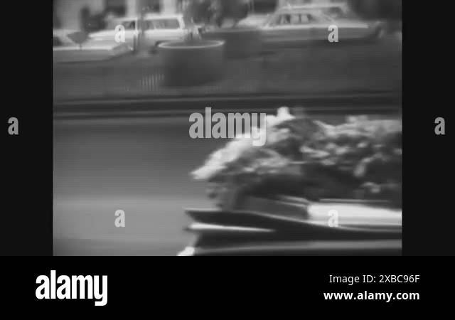 1964 - Mayor Robert Wagner and Thomas Dewey are interviewed by a ...