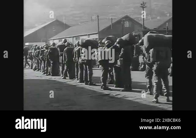 The 187th Airborne Regimental Combat Team disembarks from the USNS ...