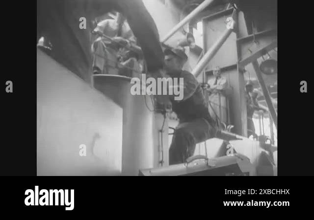 Soldiers on the USS Shadwell arrive in the arctic circle for a mission ...