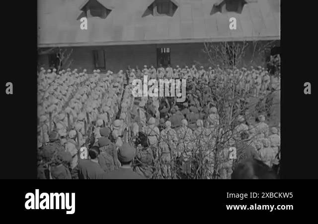 ITALY - 1951 - General Dwight Eisenhower inspects the Commando Division ...