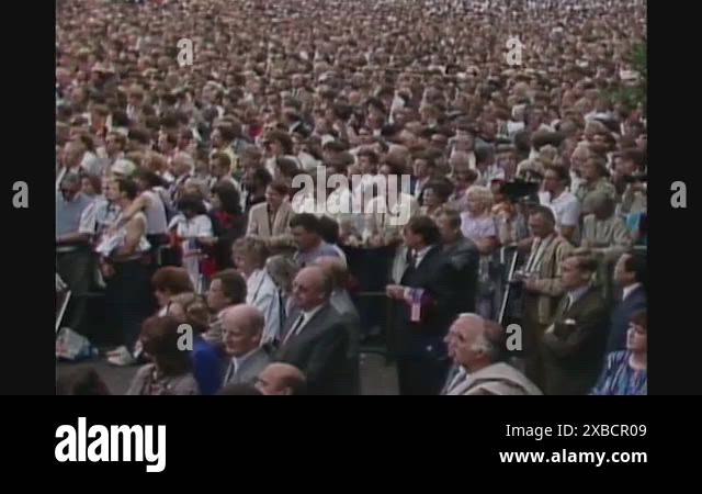 1987, Helmut Kohl, Chancellor of West Germany, giving a speech, Ronald ...