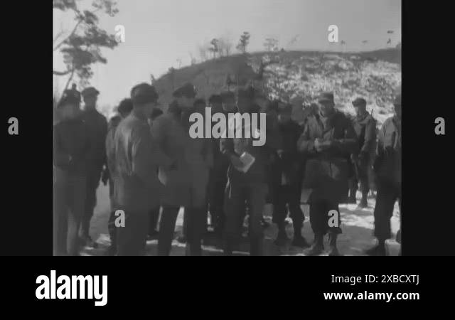 1951 - KOREA - General MacArthur and other military officials visit ...