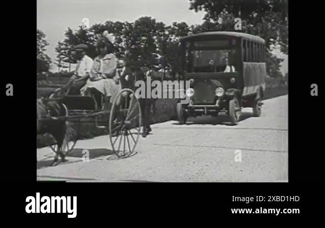 1900s school bus Stock Videos & Footage - HD and 4K Video Clips - Alamy