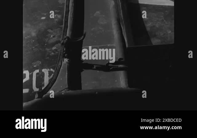 SOUTH KOREA - 1951 - 7th ROK Army soldiers load shells into an M101 ...