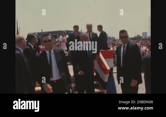 1966 - LBJ meets with farmers at the city docks of Omaha, Nebraska ...