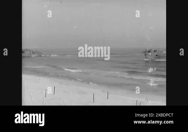 ALGERIA - 1943 - Ships arrive to Port aux Poules and American troops ...