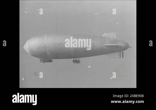 1920s - American soldiers pilot a US Army blimp Stock Video Footage - Alamy
