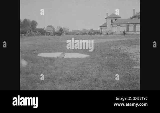 1918 - A US Army Signal Corps battalion receives maps and messages ...