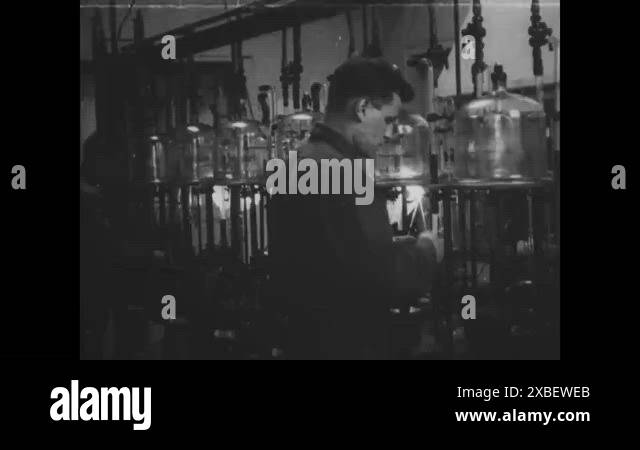 World War I, the American Expeditionary Forces work in a lab making ...