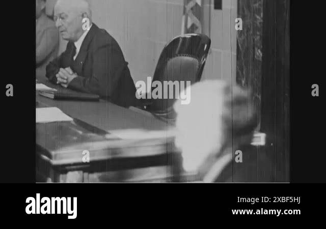 1933 - Members of Machine Gun Kelly's gang receive their sentence in ...