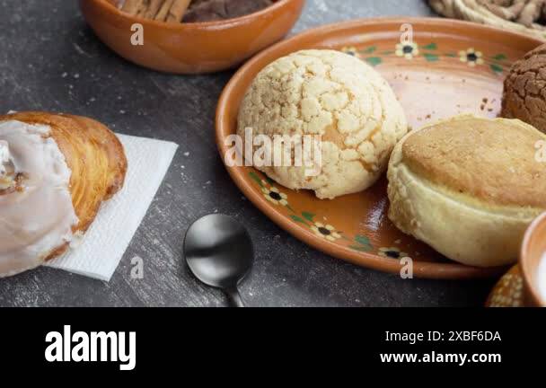 Mexican concha bread Stock Videos & Footage - HD and 4K Video Clips - Alamy