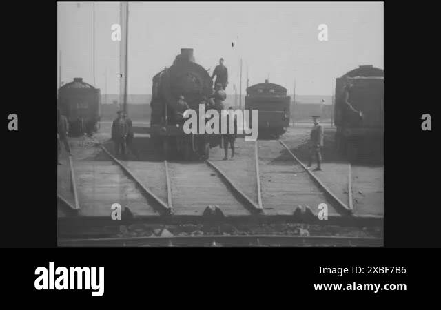 1918, World War I, railheads, locomotives and train cars at Nevers and ...