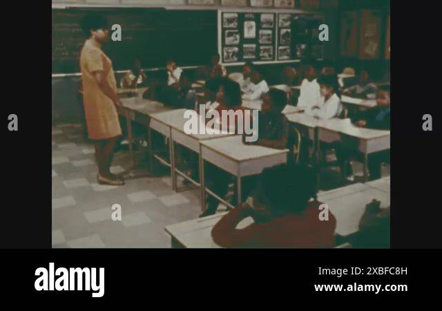1968 - Elementary school students in Cleveland learn about syllables ...