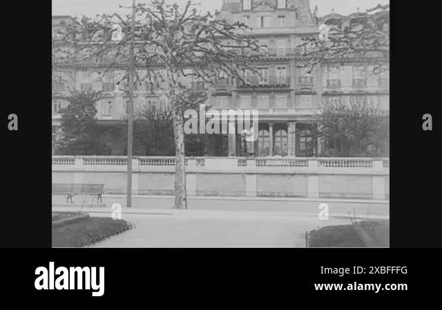 1940 - Hitler and his officers visit a WWI memorial in Switzerland ...