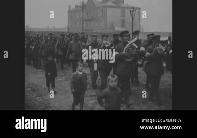 Sappers walk with tools to dig trenches and Imperial German Army ...