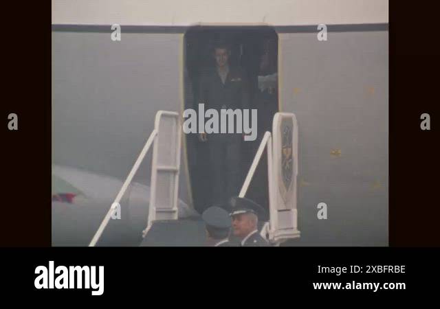 Returning American soldiers visit Travis Hospital in the 1950s Stock ...