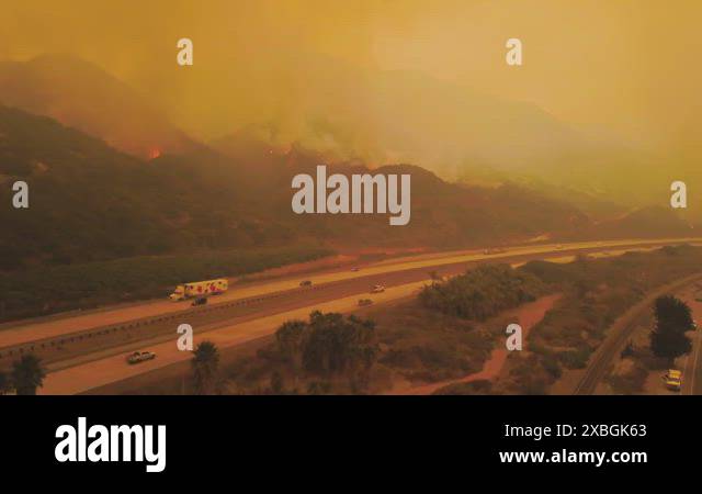Remarkable aerial over the huge Thomas Fire burning in the hills of ...