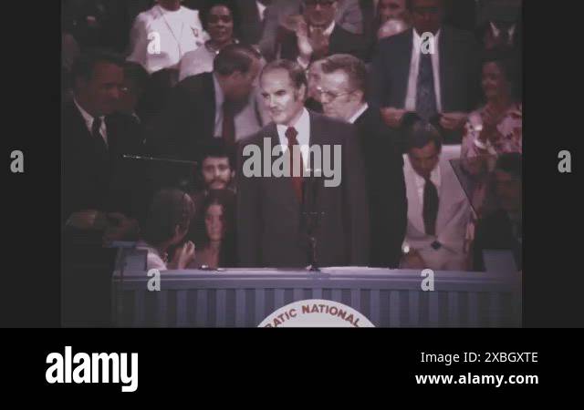 1972 - The crowd at the DNC sings the Battle Hymn of the Republic in ...