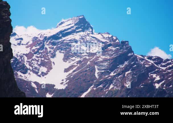 Nanda Devi peaks Himalayan mountain range in Valley of flowers National ...