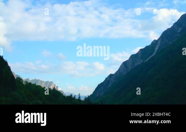 Nanda Devi peaks Himalayan mountain range in Valley of flowers National ...