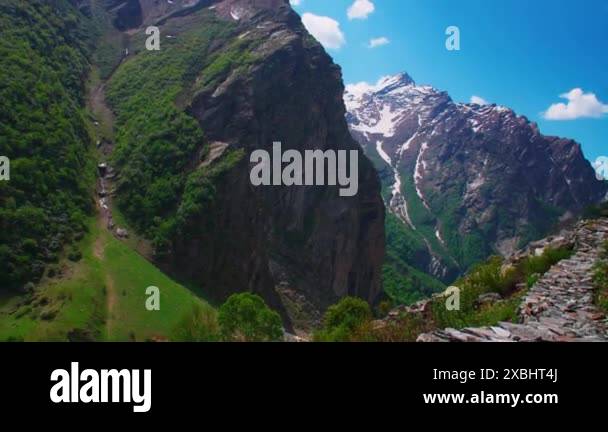 Nanda Devi peaks Himalayan mountain range in Valley of flowers National ...