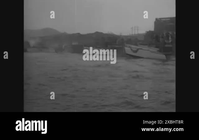 1950 - The ships of the evacuation force in Hungnam, Korea, are shown ...