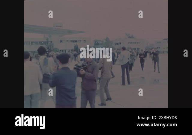 1973 - Freed POWs salute the USAF officer who will be flying them home ...