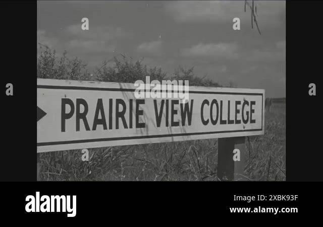 1940s - The welcome sign and administrative building of Prairie View ...