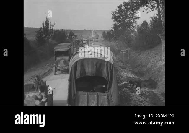 1918 - Men of the French Army Engineering corps direct vehicular ...