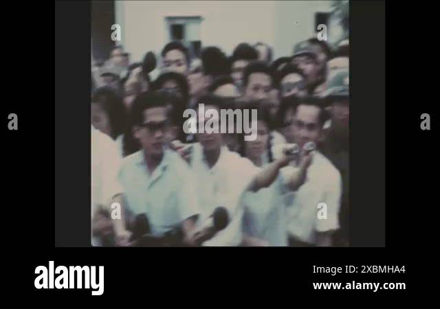 1973 - The return of American POWs Maj. Thomas Norris, Maj. Thomas ...