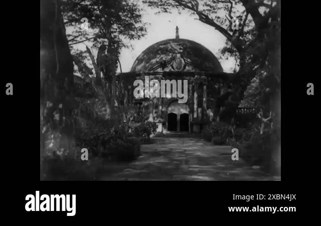 1936 - The U.S. military servicemen visit Paco Cemetery and the grave ...