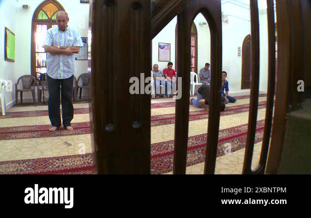 Muslim pray lebanon Stock Videos & Footage - HD and 4K Video Clips - Alamy